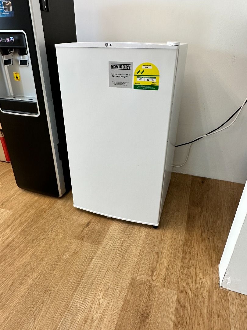 LG Mini bar Refrigerator 90L Built-in Freezer 1 door white, TV & Home ...