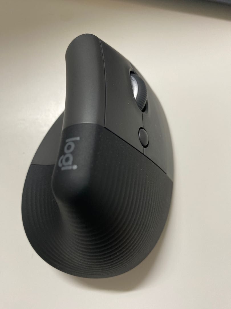Logitech lift ergo, 電腦＆科技, 電腦周邊及配件, 電腦滑鼠及相關產品 - Carousell