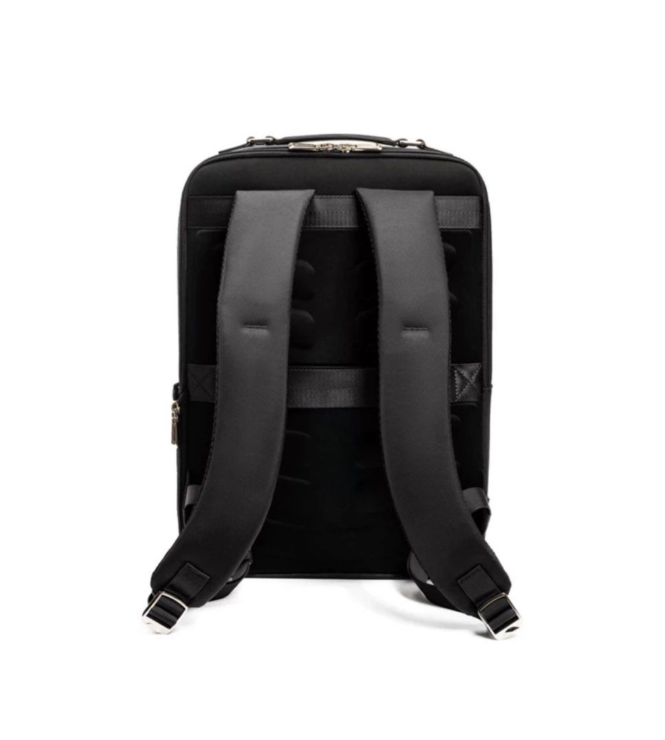 Maverick & Co Explorer Light Backpack, Men's Fashion, Bags, Backpacks ...