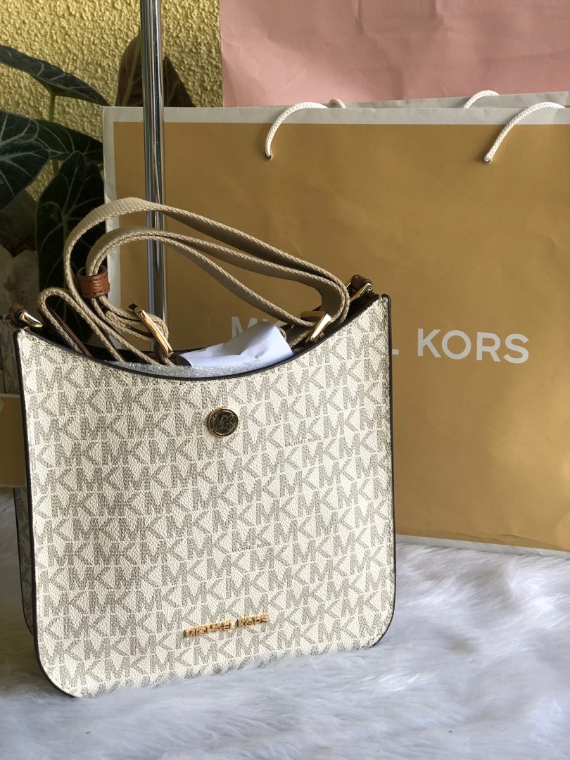 MK Brailey, Luxury, Bags & Wallets on Carousell