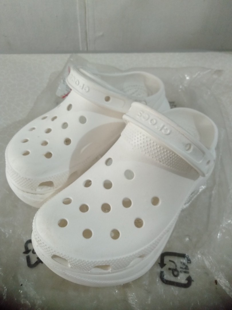 Original W4 Bae Crocs White, Women's Fashion, Footwear, Slippers and slides on Carousell