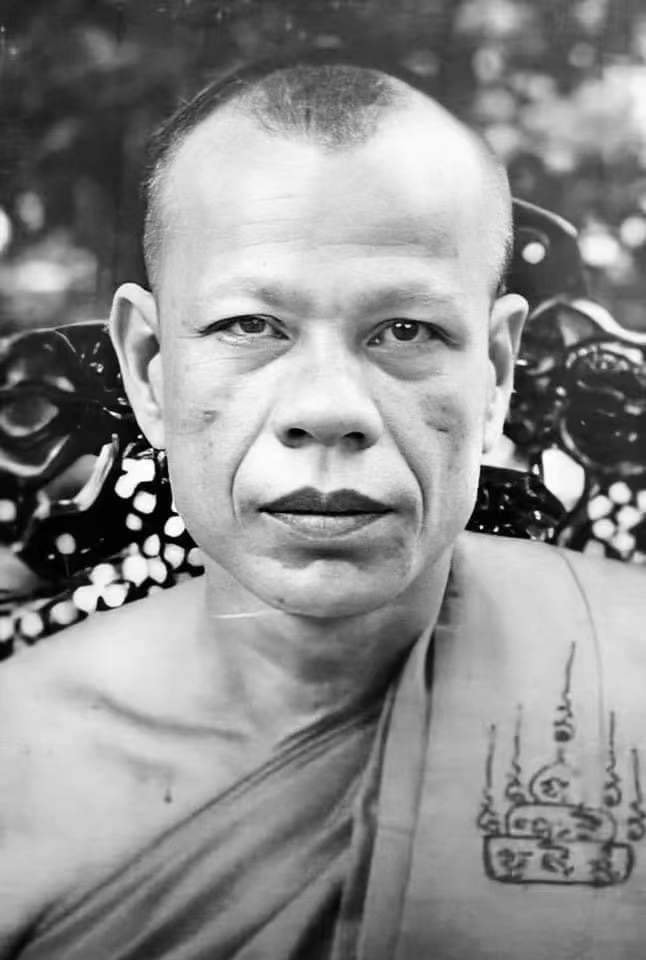 Phra Pidta Maha Lap Phoot Ling Thong, Hobbies & Toys, Memorabilia ...