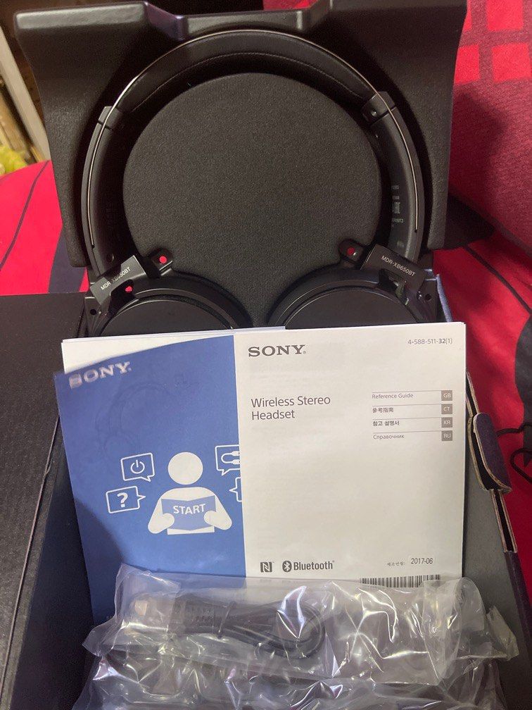 Sony Extra Bass Wireless Headset, Audio, Headphones & Headsets on Carousell