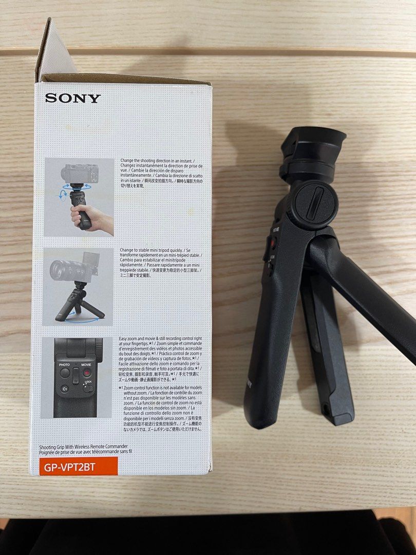 SONY shooting grip with wireless remote commander, Photography ...