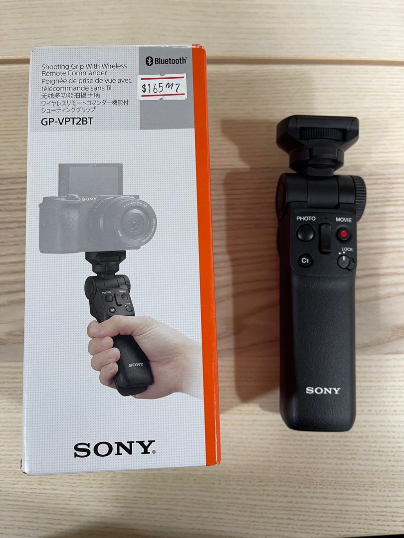 SONY shooting grip with wireless remote commander, Photography ...