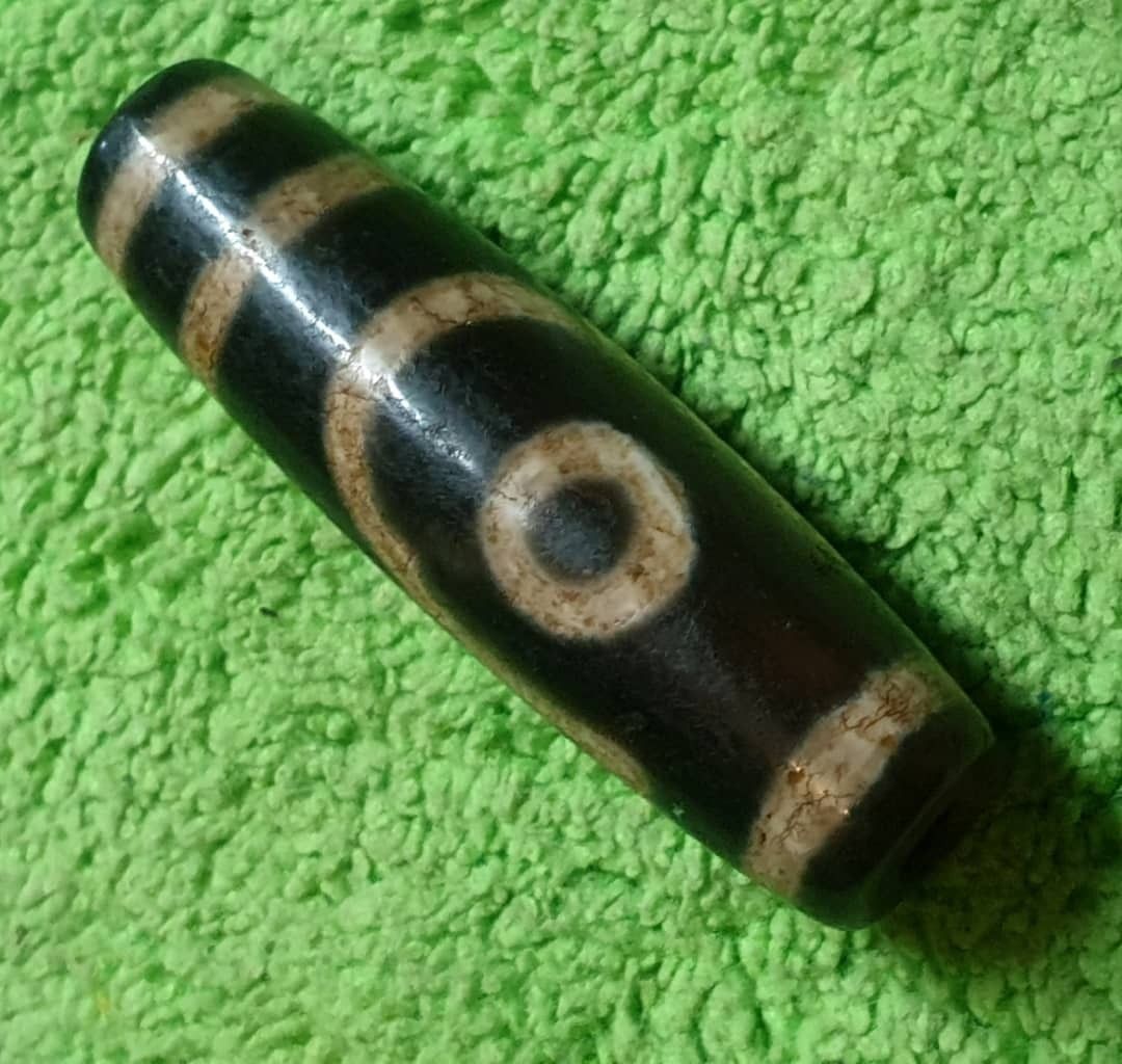 Tibetan 2 Eyes Old Dzi Bead, Hobbies & Toys, Collectibles & Memorabilia, Vintage Collectibles on ...