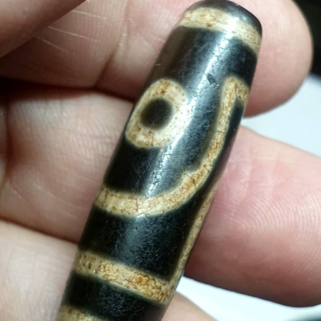 Tibetan 2 Eyes Old Dzi Bead, Hobbies & Toys, Collectibles & Memorabilia, Vintage Collectibles on ...