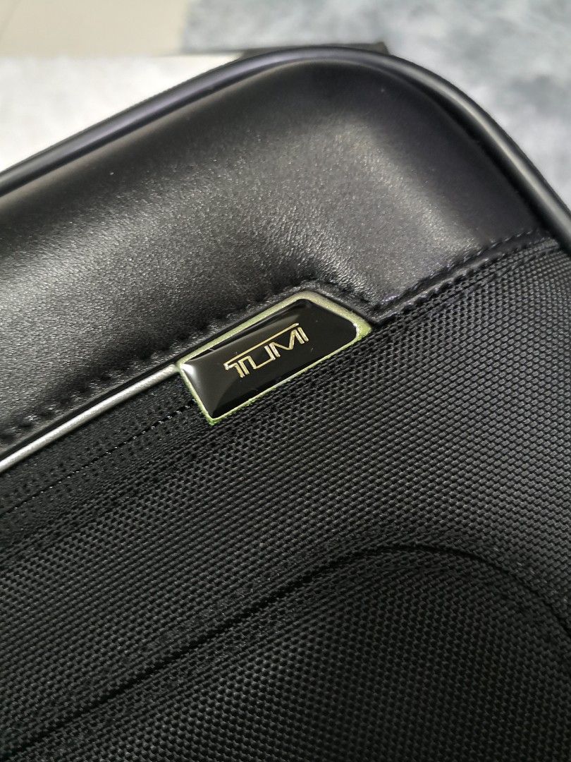 Tumi Arrive Mcallen 4 wheeled brief - 40,000, Hobbies & Toys, Travel ...