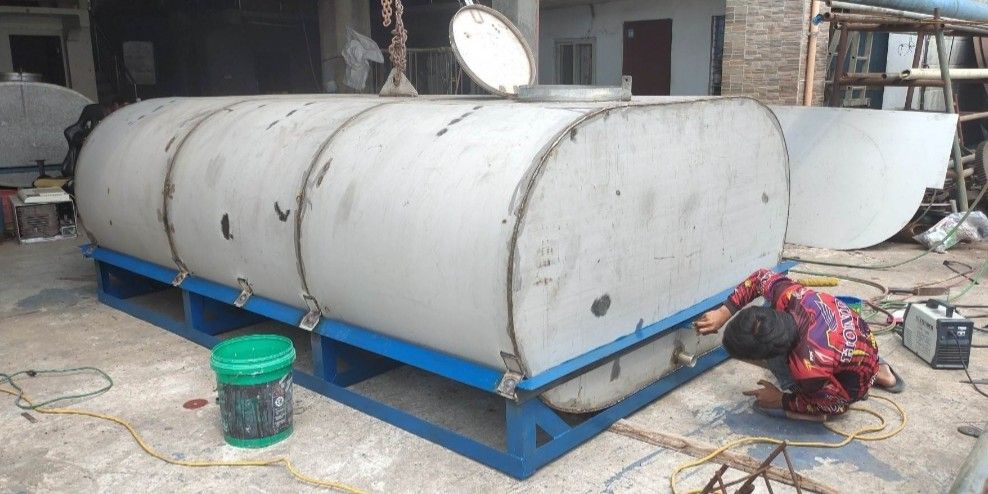 Water tank watertank tanks trailer truck elf mobile fire trucks oil ...