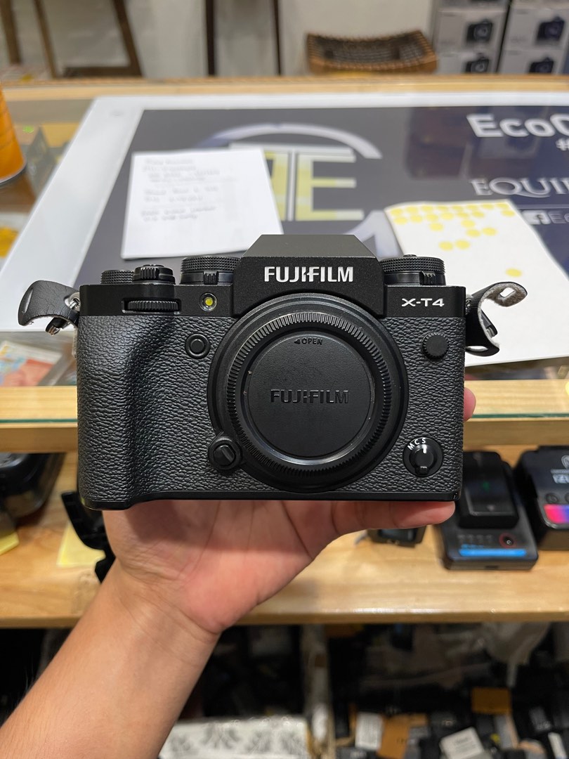X-T4 Fuji Body Sc10k, Photography, Cameras on Carousell