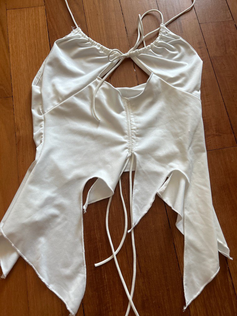 y2k top, Women's Fashion, Tops, Other Tops on Carousell