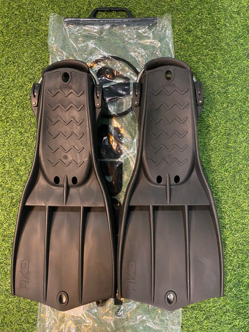 -桃園店- 展示品 Apeks RK3 黑 潛水/浮潛 蛙鞋 SIZE L 中性浮力, 體育器材, 其他運動配件在旋轉拍賣