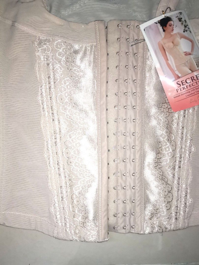Adjusting Innerwear, Women's Fashion, New Undergarments & Loungewear on ...
