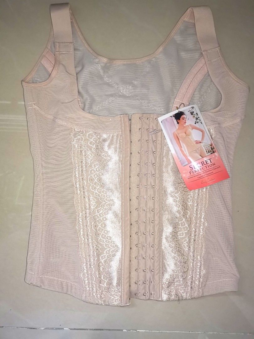 Adjusting Innerwear, Women's Fashion, New Undergarments & Loungewear on ...