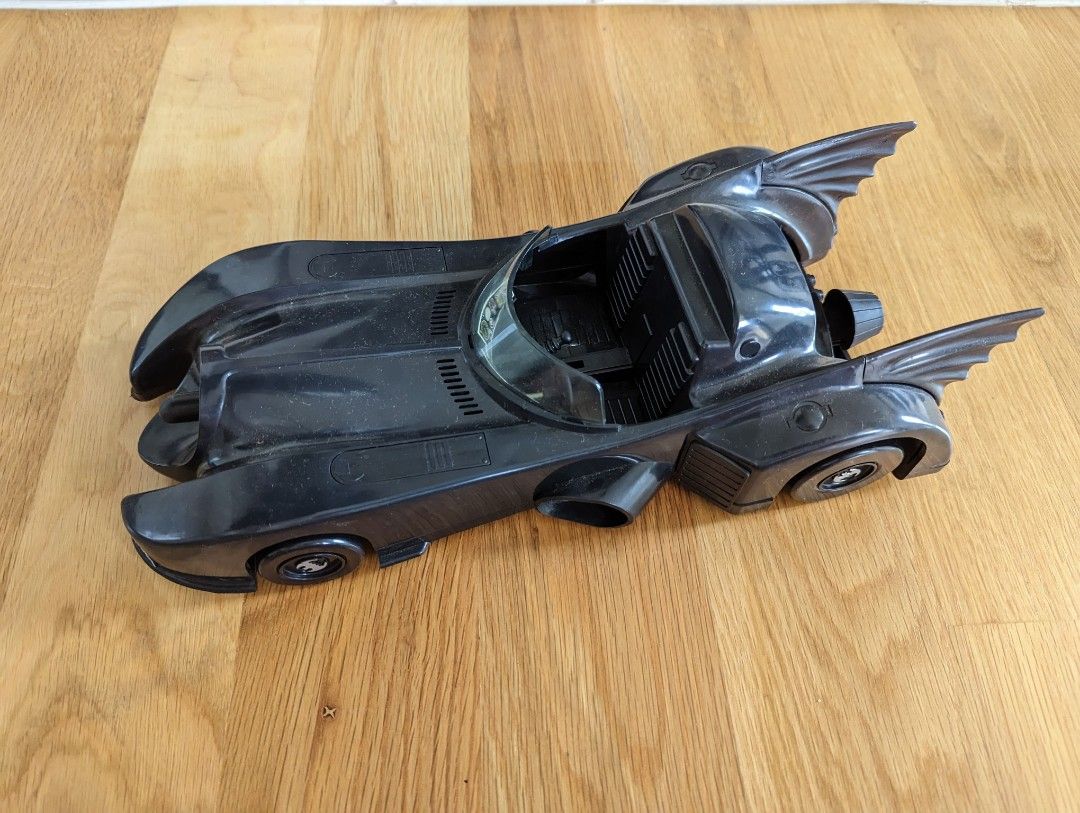 Batman batmobile cocoon toybiz, Hobbies & Toys, Toys & Games on Carousell