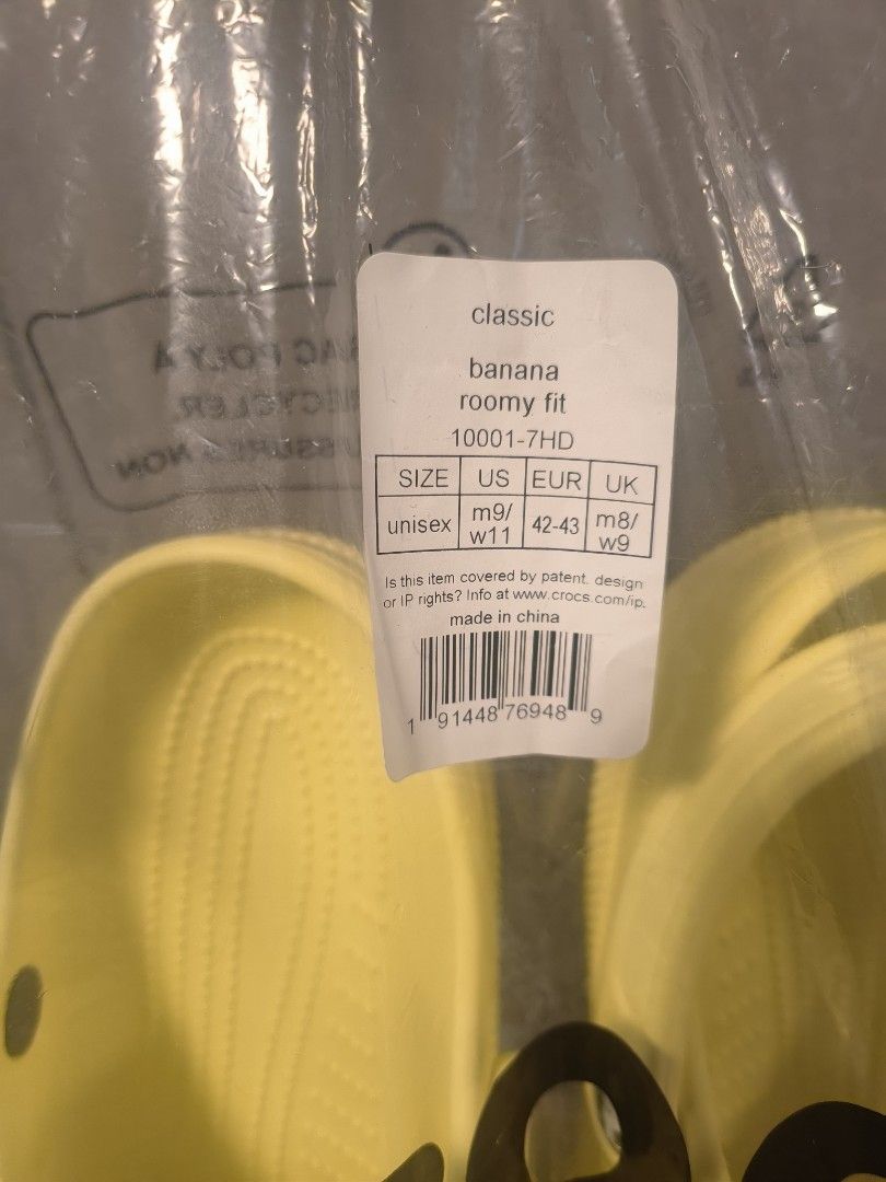 BNWT Crocs Classic in Banana M9/W11, Men's Fashion, Footwear, Casual ...