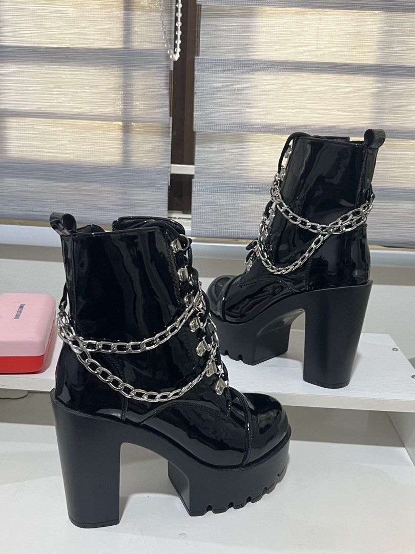 Boots with chains (goth grunge rock gothic) aesthetic size 35, Women's ...