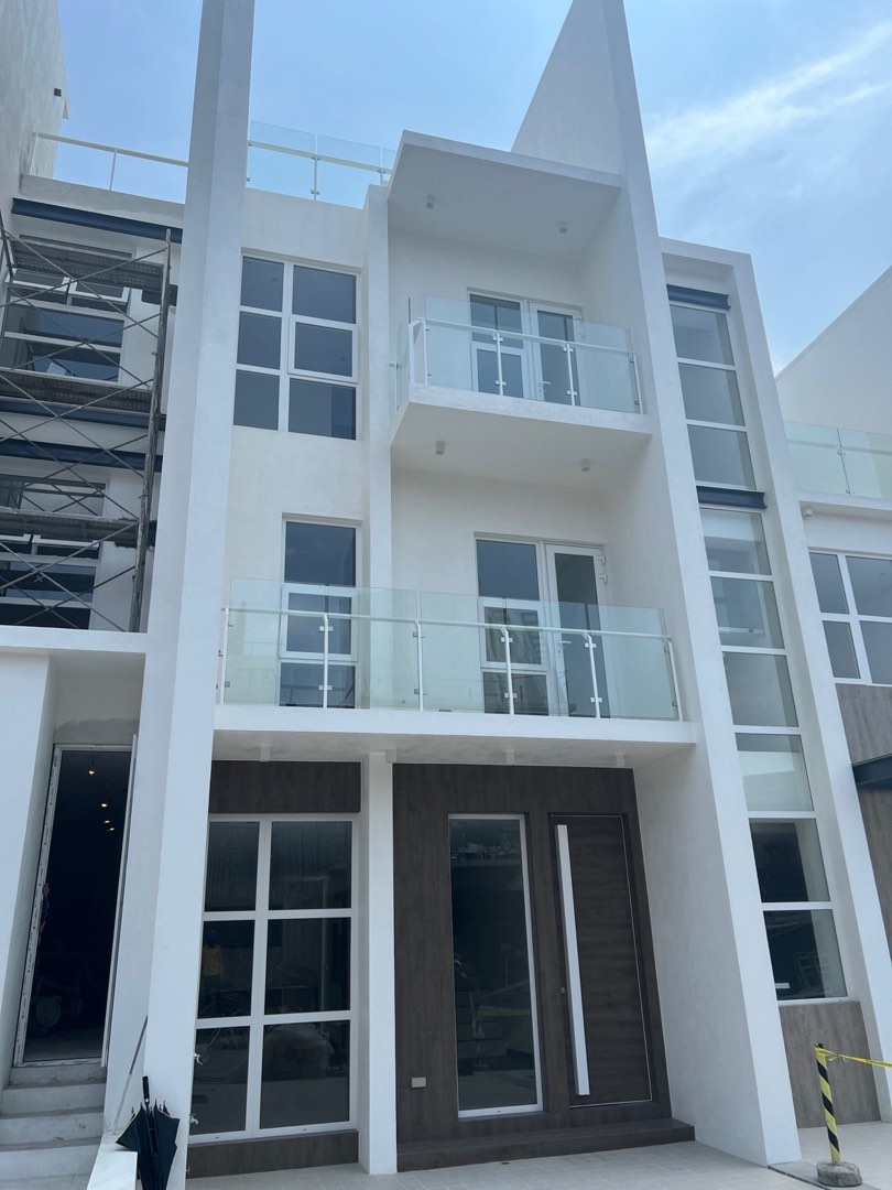 Brandnew Townhouse Unit in M Residences, New Manila Quezon City on ...