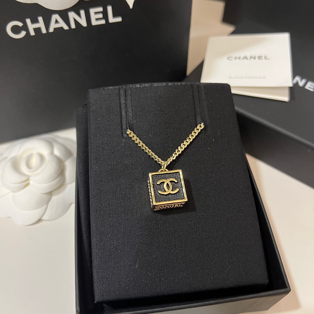 Chanel Necklace, Women's Fashion, Jewelry & Organisers, Necklaces on ...