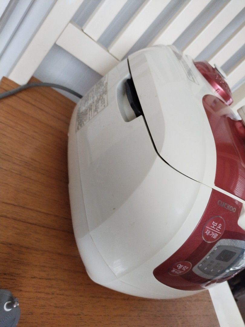 Cuckoo brand rice cooker 6 cups capacity, TV & Home Appliances, Kitchen ...