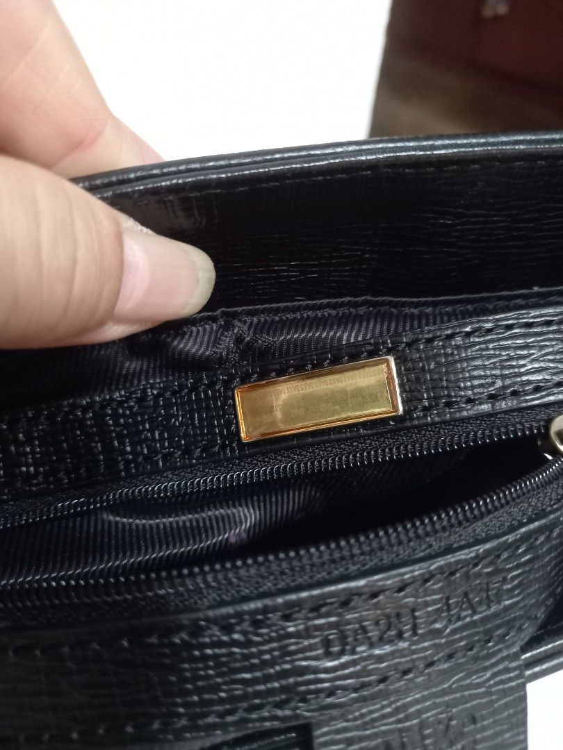 DAKS SIGNATURE CANVAS LEATHER CROSSBODY BAG, Women's Fashion, Bags ...