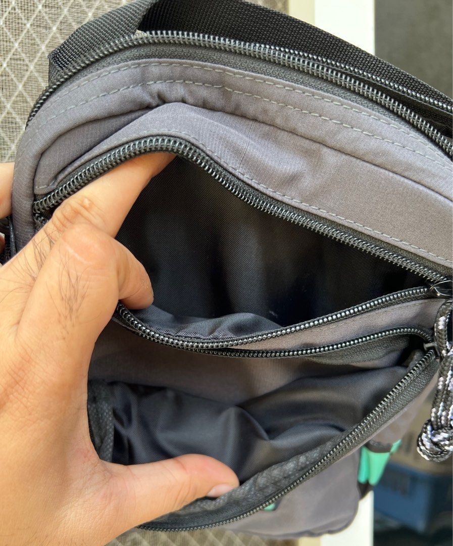 DEMON SLAYER TANJIRO SLINGBAG BY OXYGEN BRAND, Men's Fashion, Bags ...