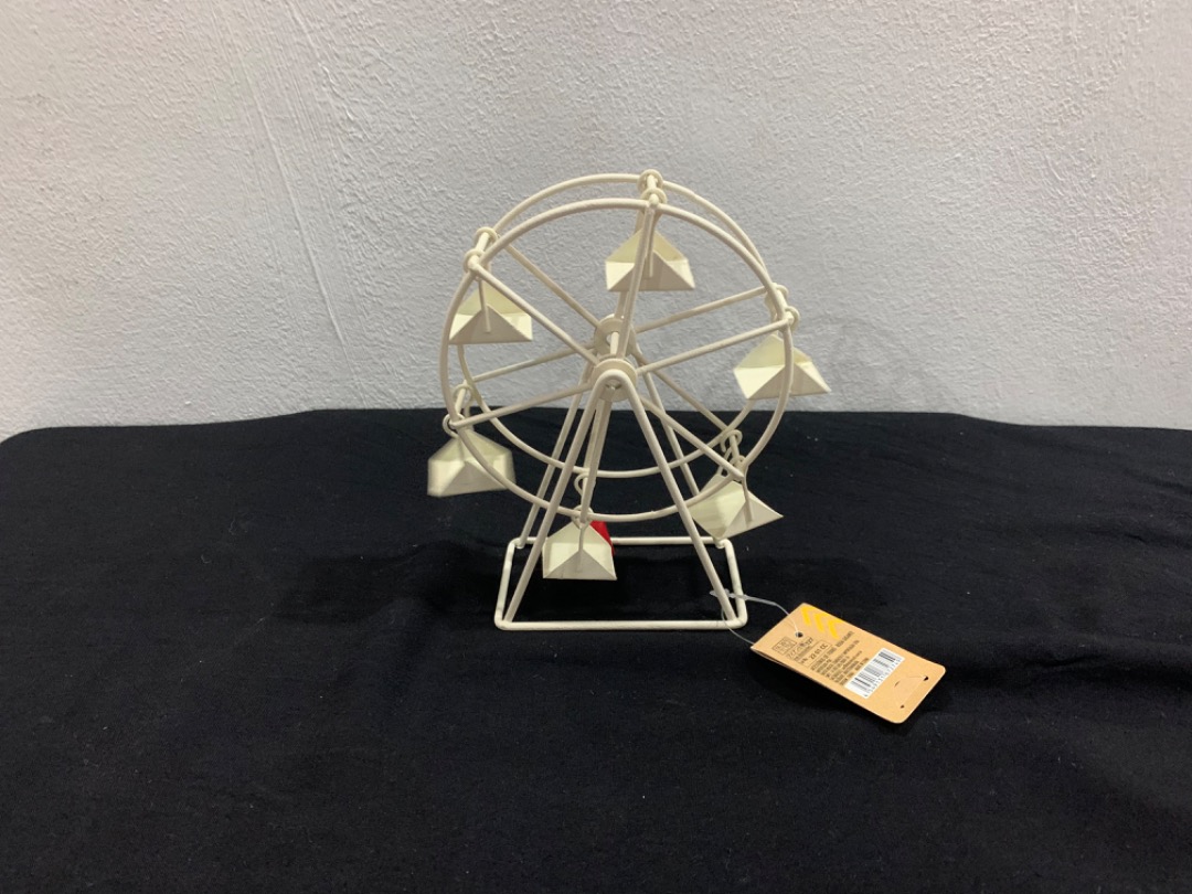 Ferry wheel, Hobbies & Toys, Toys & Games on Carousell