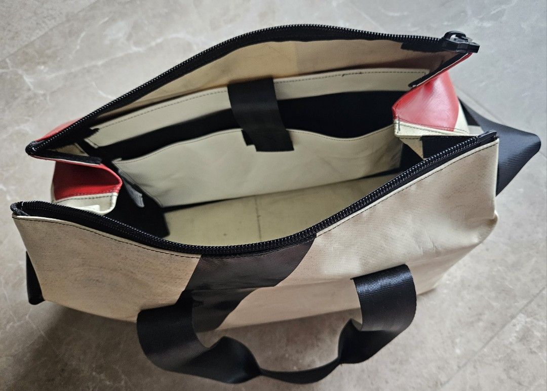 Freitag F45 Lois Sports Bag (Unisex), Men's Fashion, Bags, Sling Bags ...