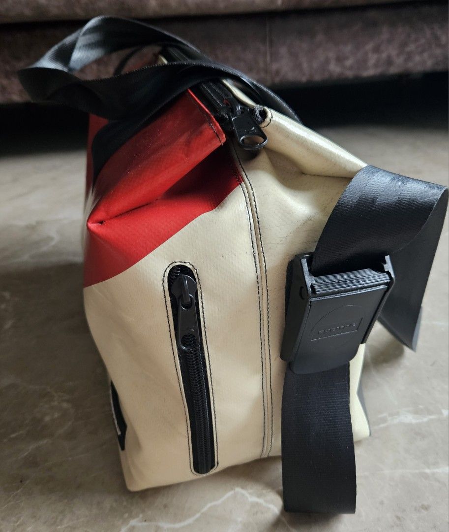 Freitag F45 Lois Sports Bag (Unisex), Men's Fashion, Bags, Sling Bags ...