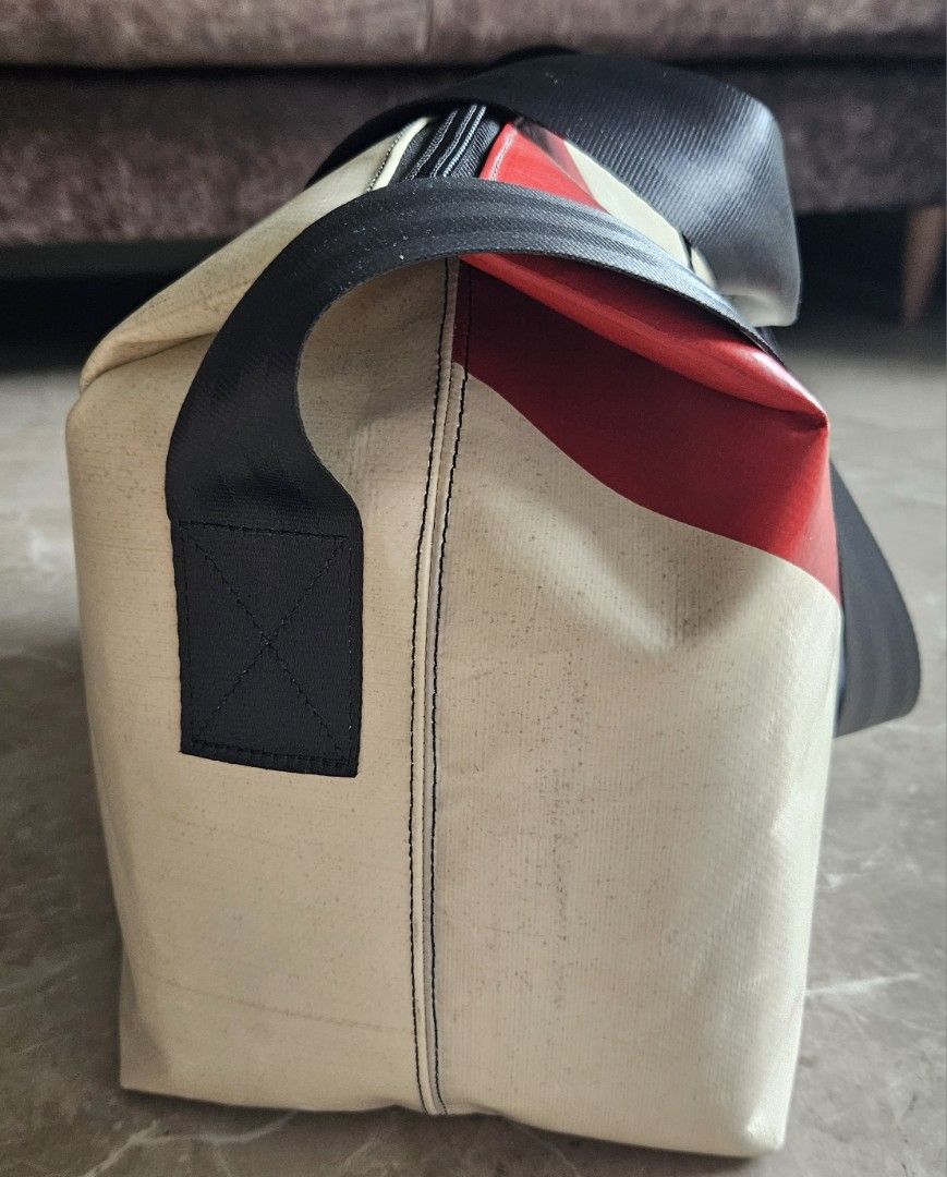 Freitag F45 Lois Sports Bag (Unisex), Men's Fashion, Bags, Sling Bags ...