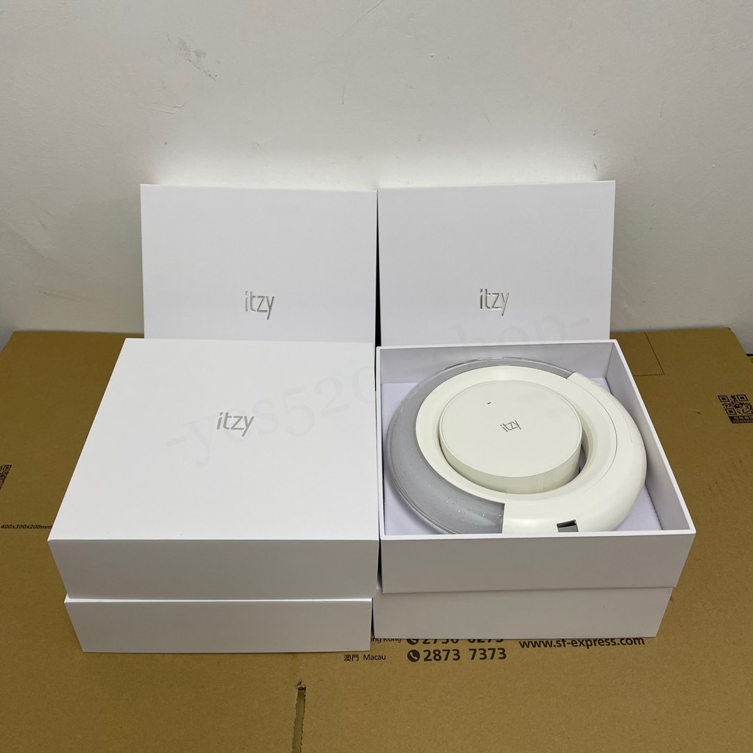 ITZY Official Light Ring, 興趣及遊戲, 收藏品及紀念品, 韓流 - Carousell