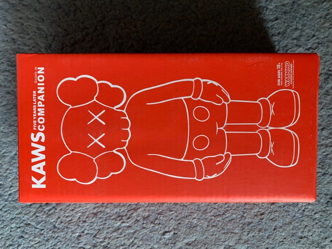 Kaws Fake, 興趣及遊戲, 玩具 & 遊戲類 - Carousell