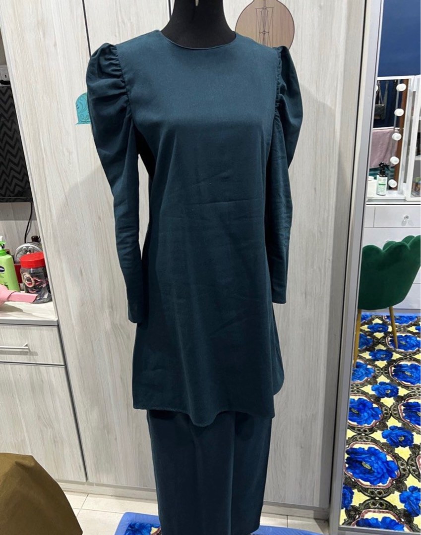 kurung lengan puff, Women's Fashion, Muslimah Fashion, Baju Kurung ...