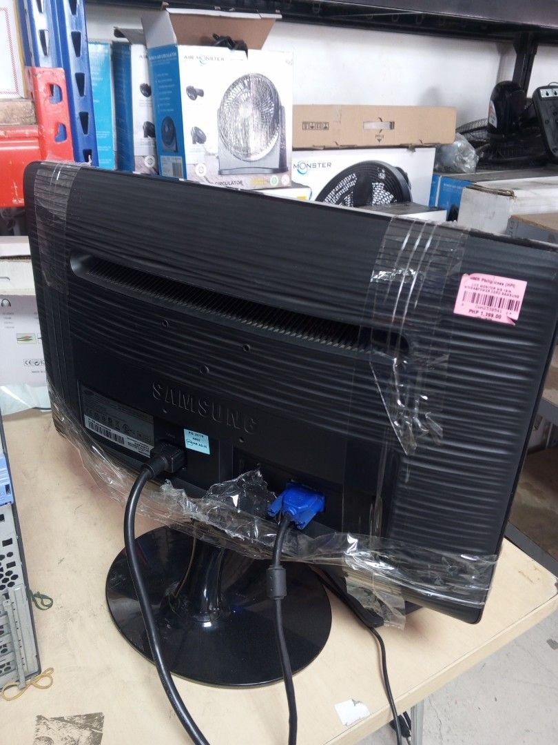 LCD Monitor 19inches, Computers & Tech, Parts & Accessories, Monitor ...