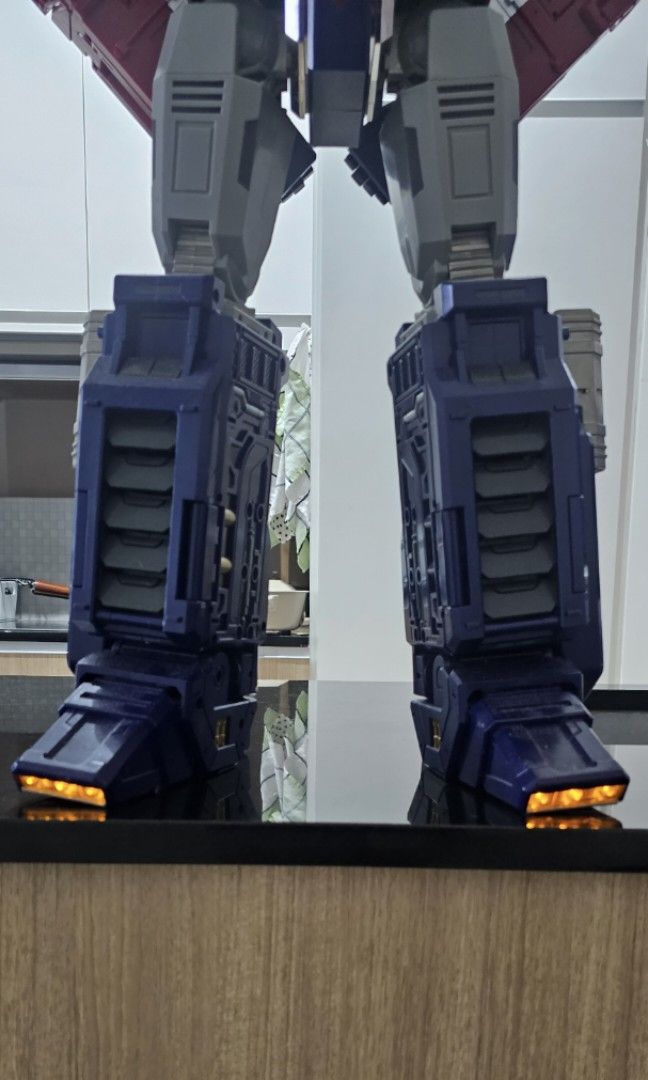 Lewin Resources Lewin-01 Atlas (71cm Transformers Autobot Leader ...