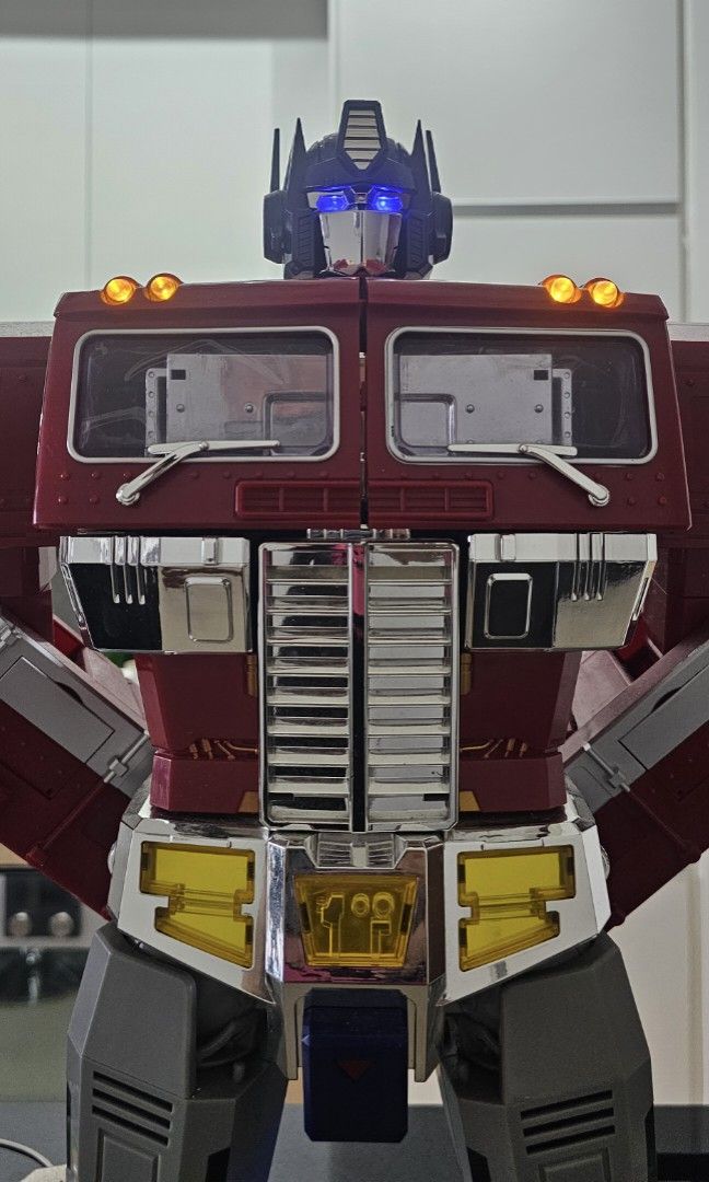 Lewin Resources Lewin-01 Atlas (71cm Transformers Autobot Leader ...