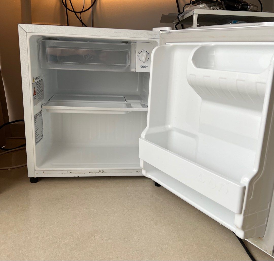 LG Mini Bar Fridge 43L, TV & Home Appliances, Kitchen Appliances ...