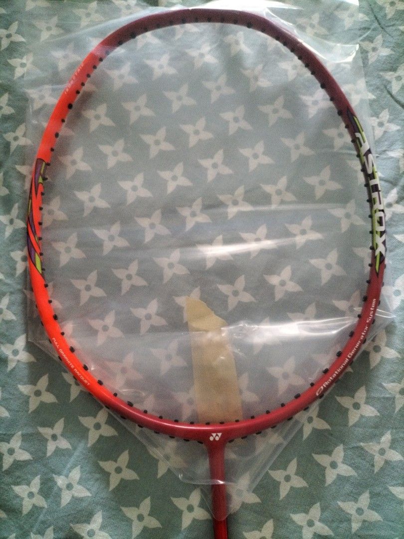 LI-NING G-Force & Yonex Astrox Badminton racket, Sports Equipment ...