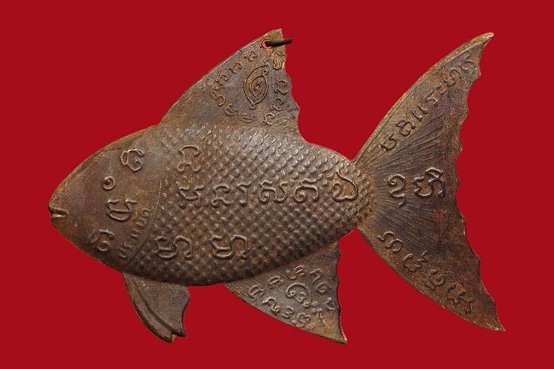 Lp Chong Wat Natangnok Taipan fish 1st batch 2485 (pair), Hobbies ...