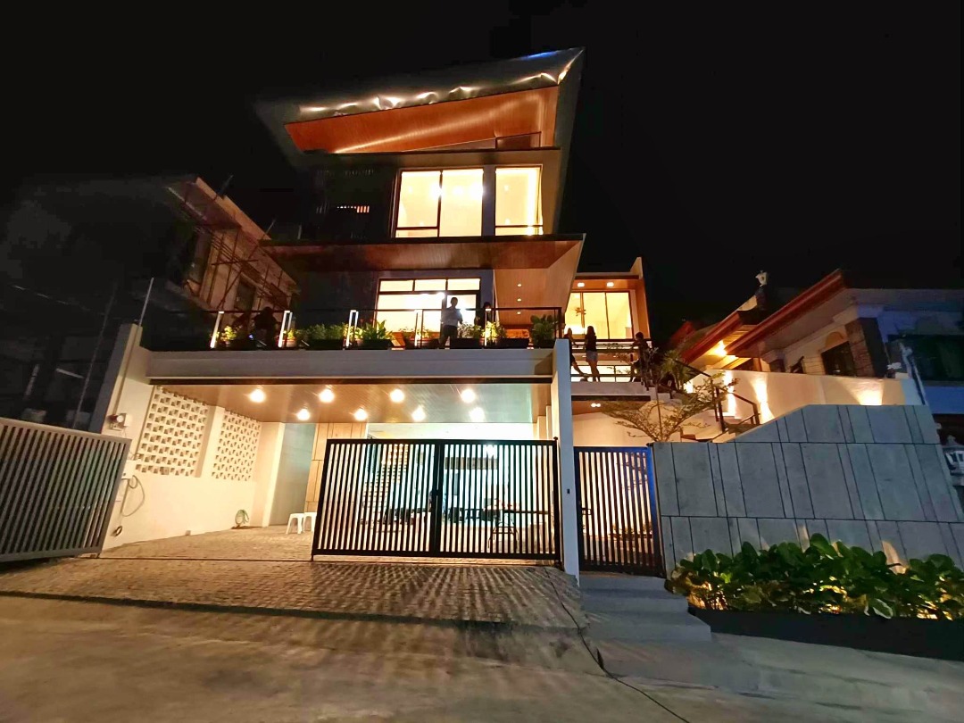 MODERN TROPICAL 3 STOREY HOME HOUSE AND LOT IN THE CITY OF ANTIPOLO on ...