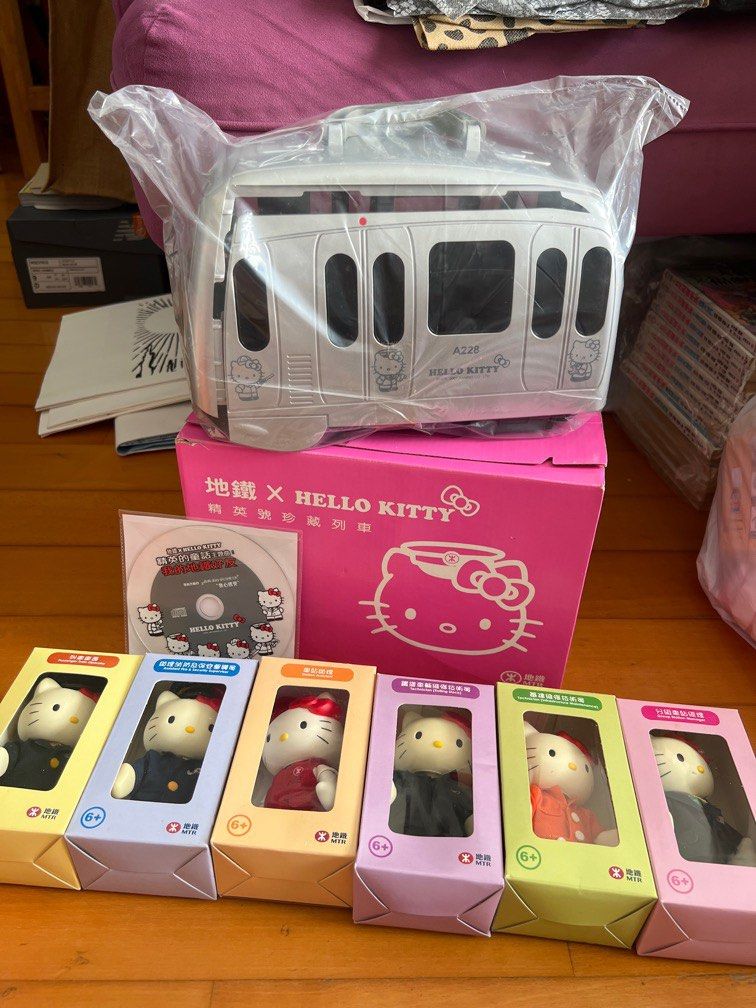 MTR 地鐵 Hello Kitty 珍藏系列, 興趣及遊戲, 收藏品及紀念品, 古董收藏 - Carousell