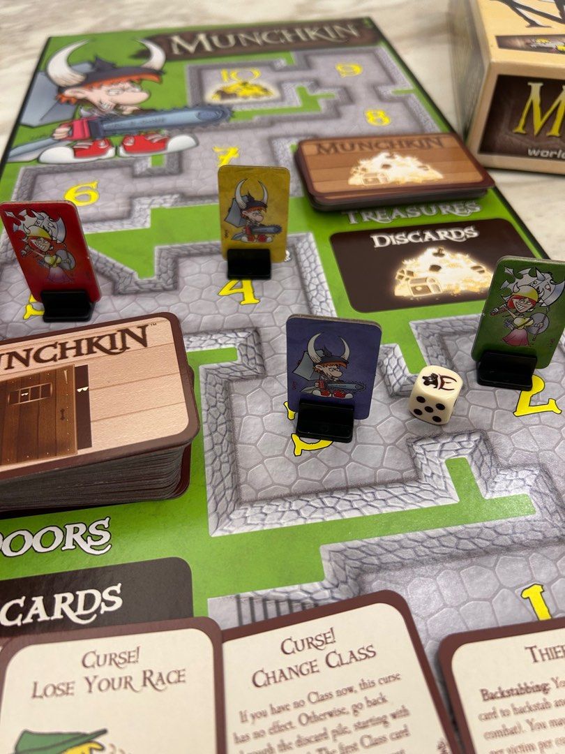 Munchkin Deluxe Board Game, Hobbies & Toys, Toys & Games on Carousell