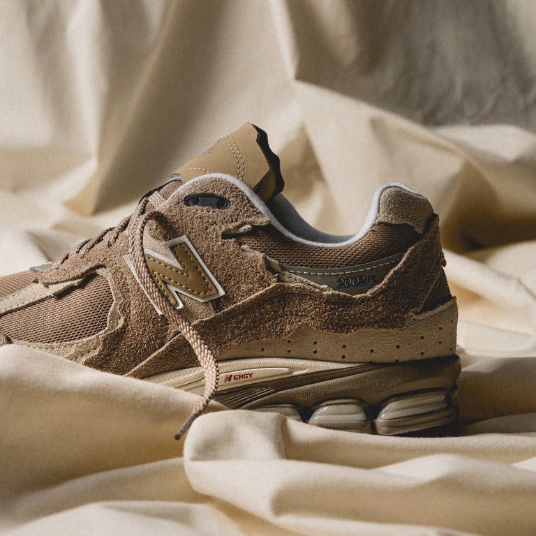 New balance Protection Pack 2002 RDL Driftwood M2002RDL brown khaki, 男裝 ...