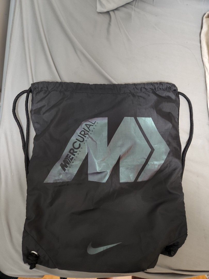 Nike drawstring bag, Sports Equipment, Other Sports Equipment and ...