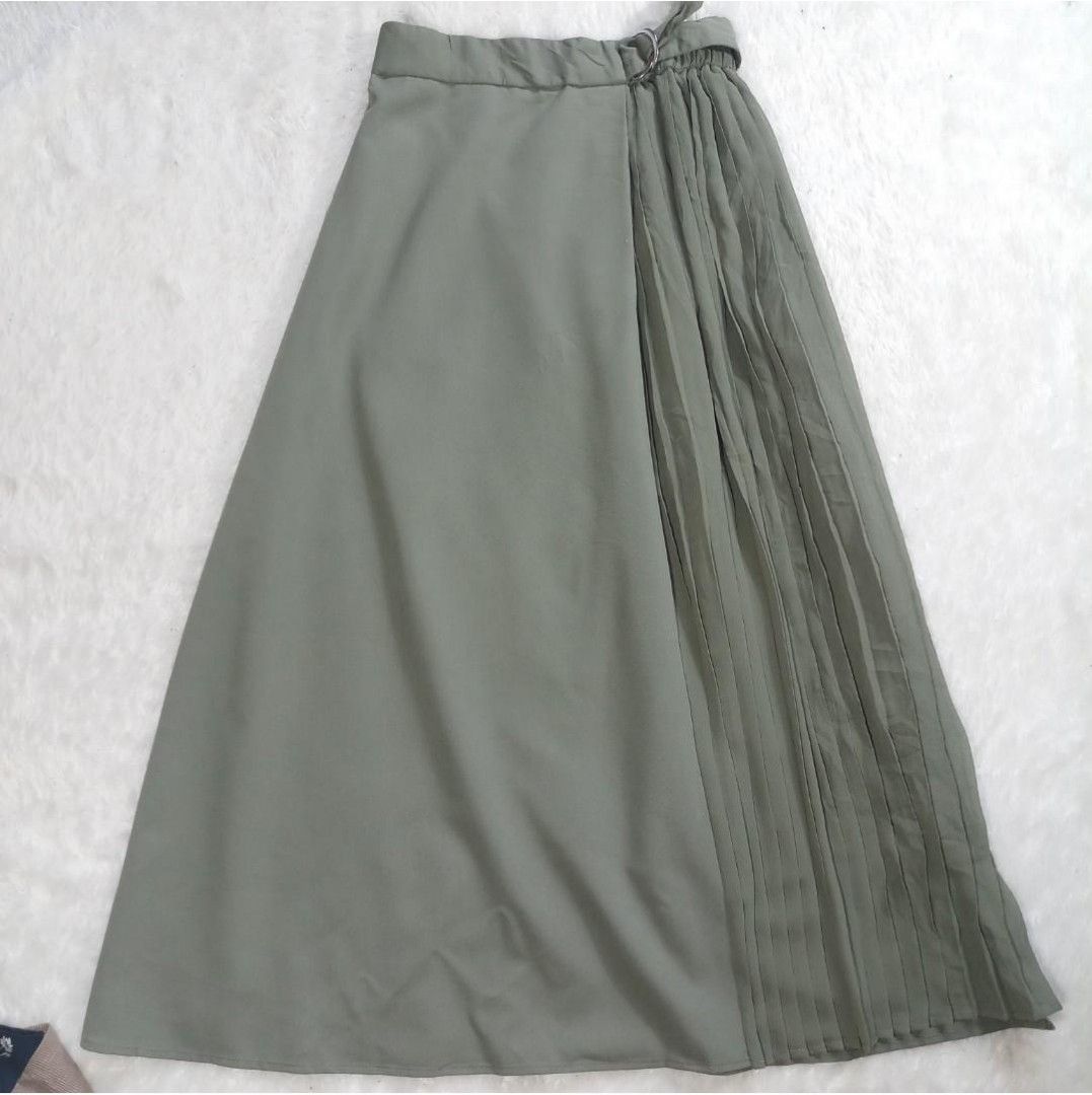Preloved Rok Sage Two Tone by GU Uniqlo, Fesyen Wanita, Pakaian Wanita ...