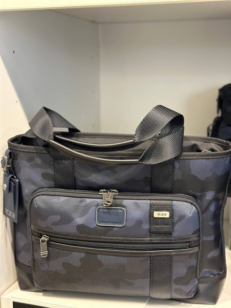 (PREORDER) TUMI EAST WEST TOTE, Men's Fashion, Bags, Briefcases on Carousell