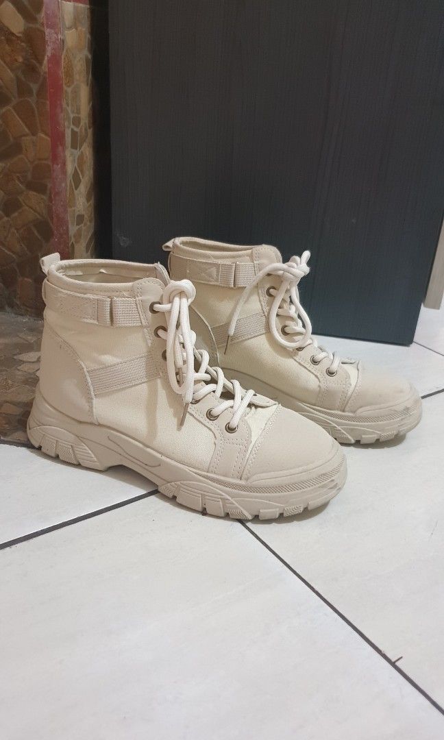 Sepatu PVN / Sepatu Boots, Fesyen Wanita, Sepatu di Carousell