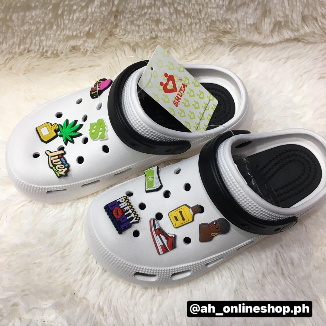 Shuta Bae Clogs 2 colors, Women's Fashion, Footwear, Slippers and ...