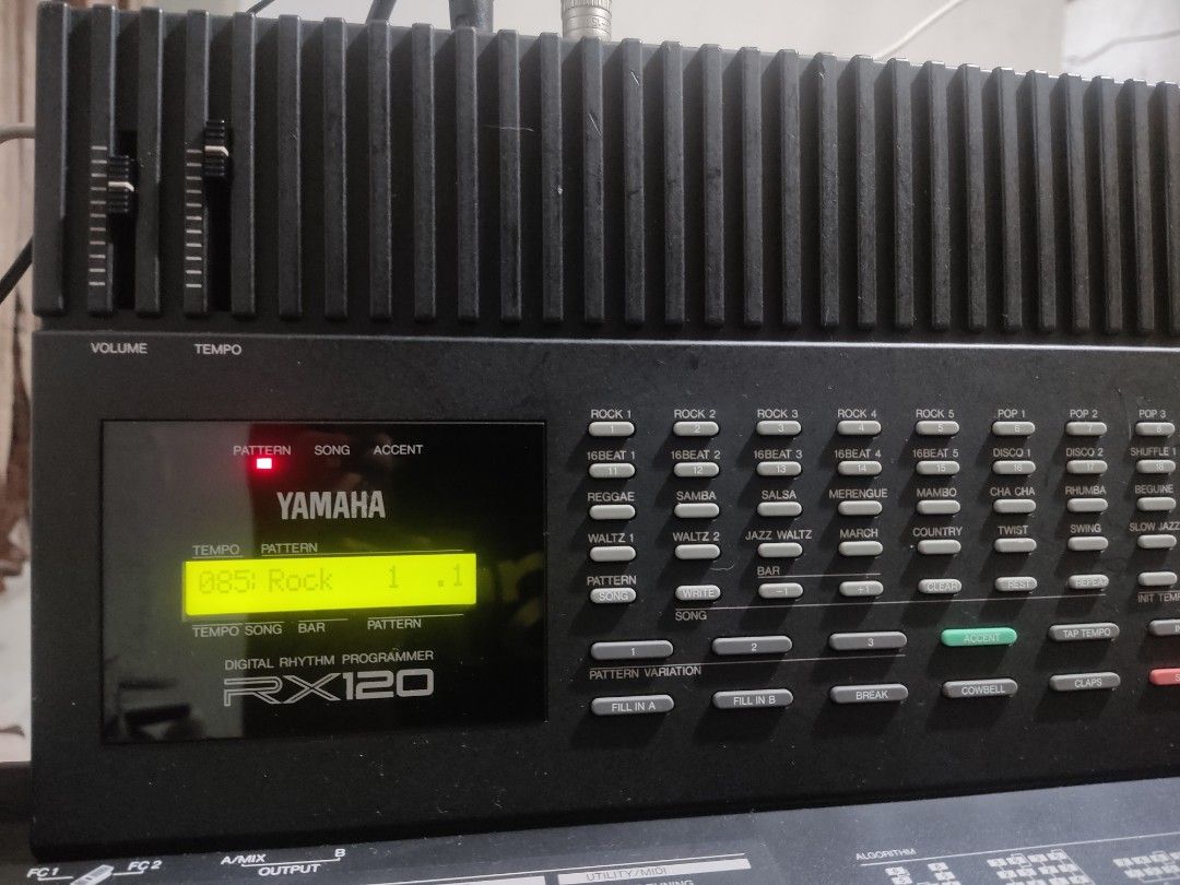 Yamaha RX120 Drum Machine, Hobbies & Toys, Music & Media, Musical ...