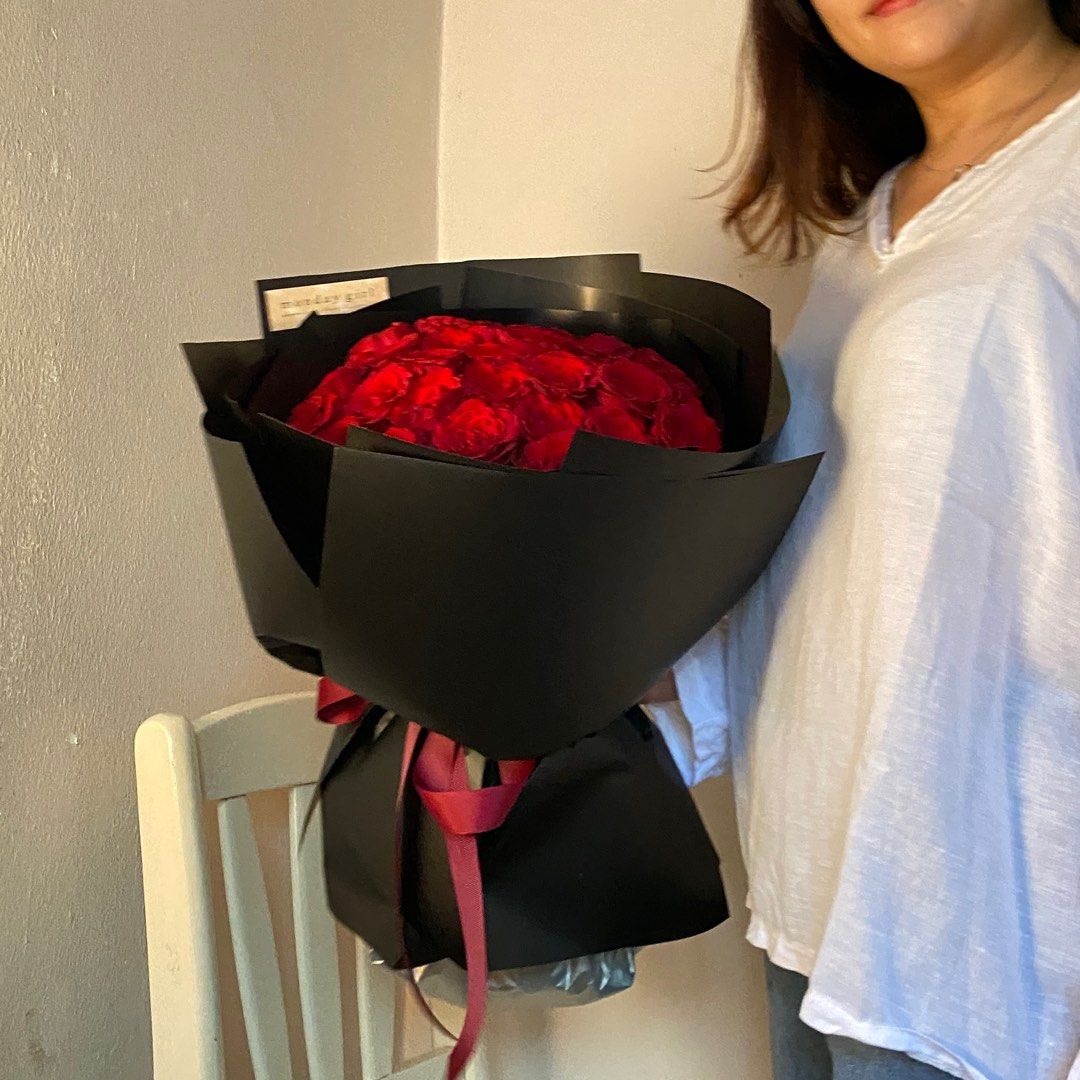 36 Red Roses Bouquet, Hobbies & Toys, Flowers & Bouquets on Carousell